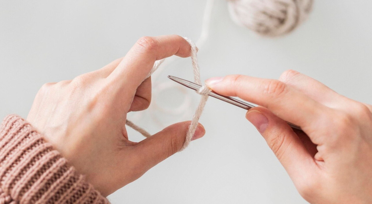 How to Cast On Knitting: 7 Simple Steps for Beginners – Caydo